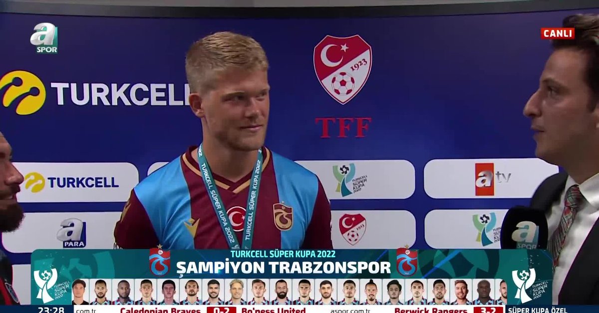 Andreas Cornelius’tan Trabzonspor - Sivasspor maçı sonrası Şampiyonlar ... Andreas Cornelius’tan Trabzonspor - Sivasspor maçı sonrası Şampiyonlar ...