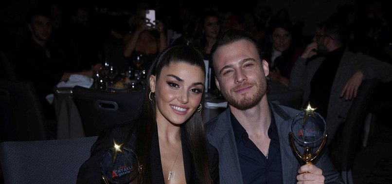 Hande Erçel ile Kerem Bürsin ilişkisinde yeni gelişme! Hande Erçel ... Hande Erçel ile Kerem Bürsin ilişkisinde yeni gelişme! Hande Erçel ...