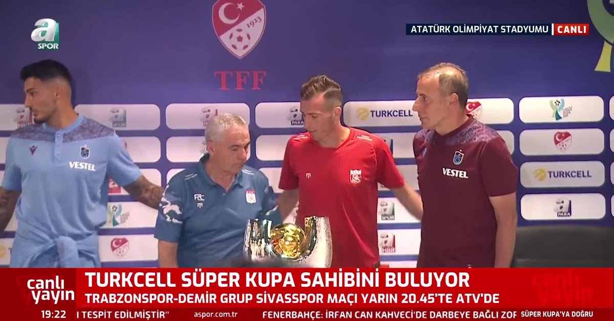 Süper Kupa finali öncesi Trabzonspor Teknik Direktörü Abdullah Avcı ve ... Süper Kupa finali öncesi Trabzonspor Teknik Direktörü Abdullah Avcı ve ...